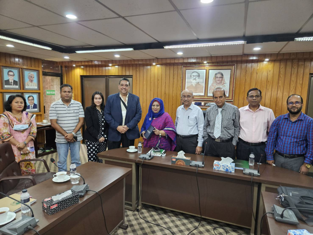 Executive Director of the Office of Advancement and Alumni Affairs ...